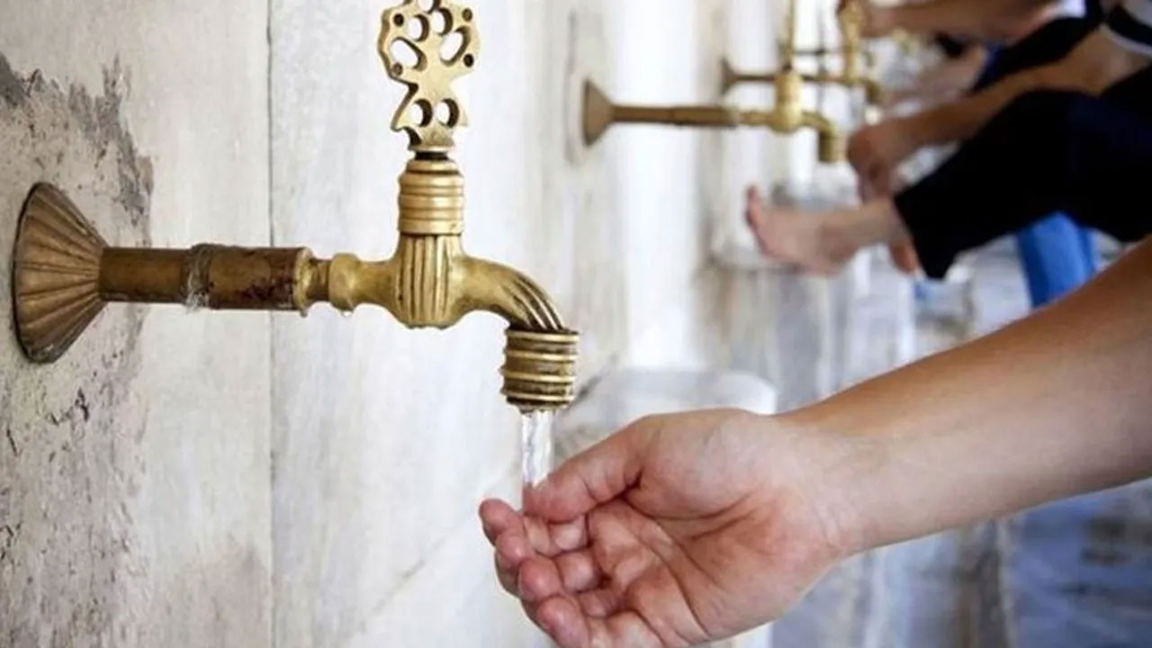 Abdest nasıl alınır? Kur'an-ı Kerim'e göre kadın ve erkekler nasıl ...